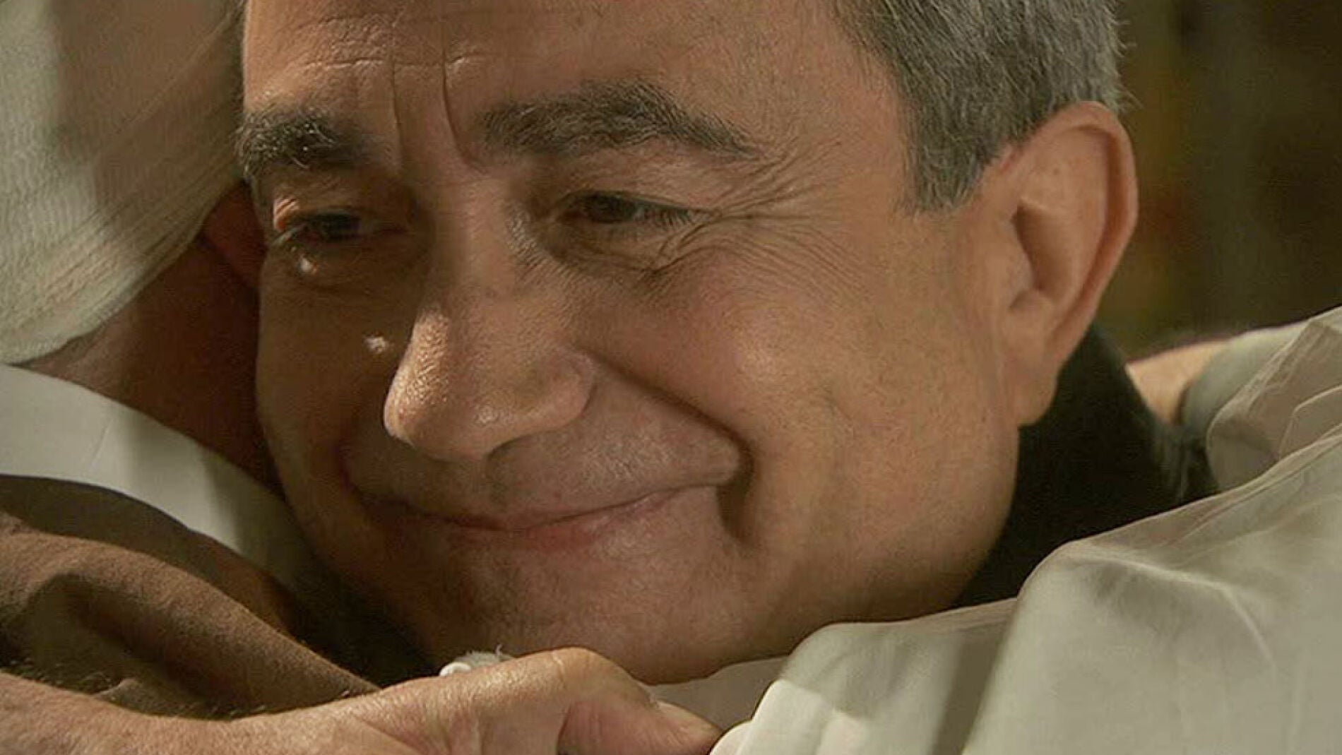 Don Anselmo consigue sacarle una sonrisa a Raimundo