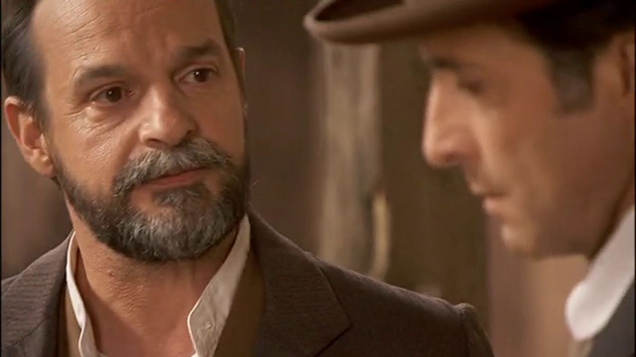 Raimundo tiene un día para decirle a Emilia la verdad de su familia