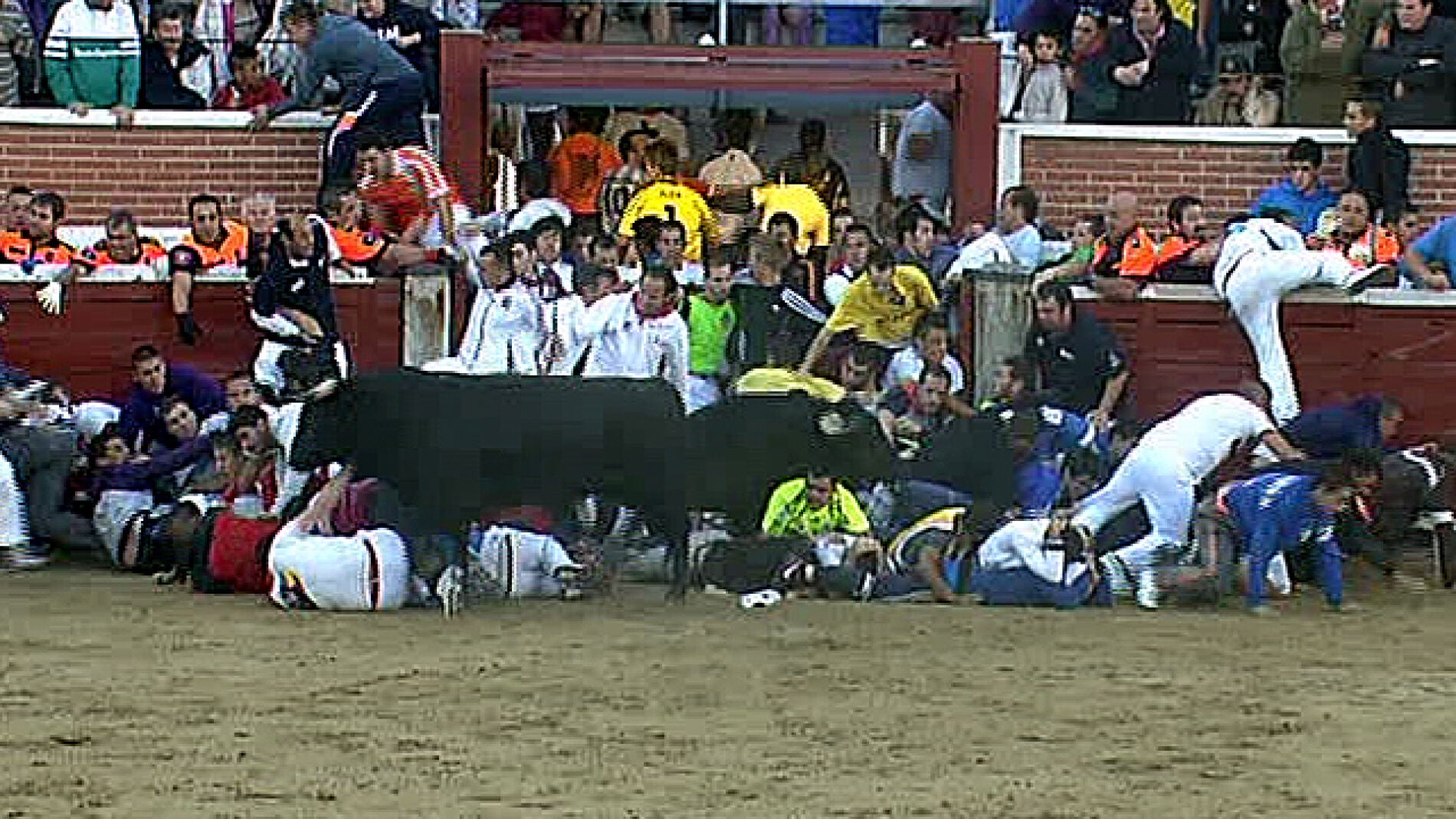 30 heridos en el cuarto encierro complicado por un tapón a la entrada ...