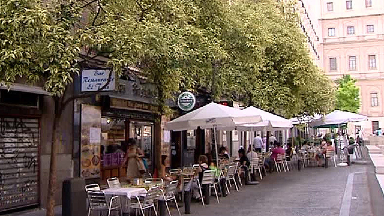 Los bares son el sitio preferido por los españoles para disfrutar de su ...