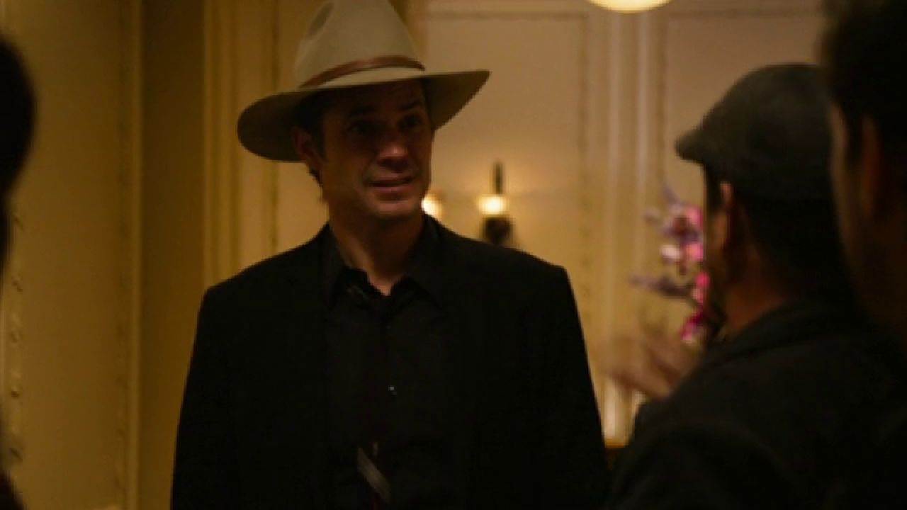 Raylan recupera su relación con Winona