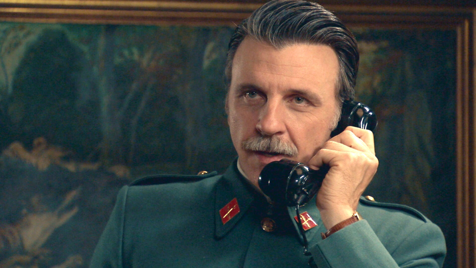 Petrov se pone en contacto con Tomás para confirmar el secuestro de la ...