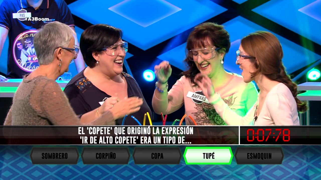 Unas concursantes de alto copete