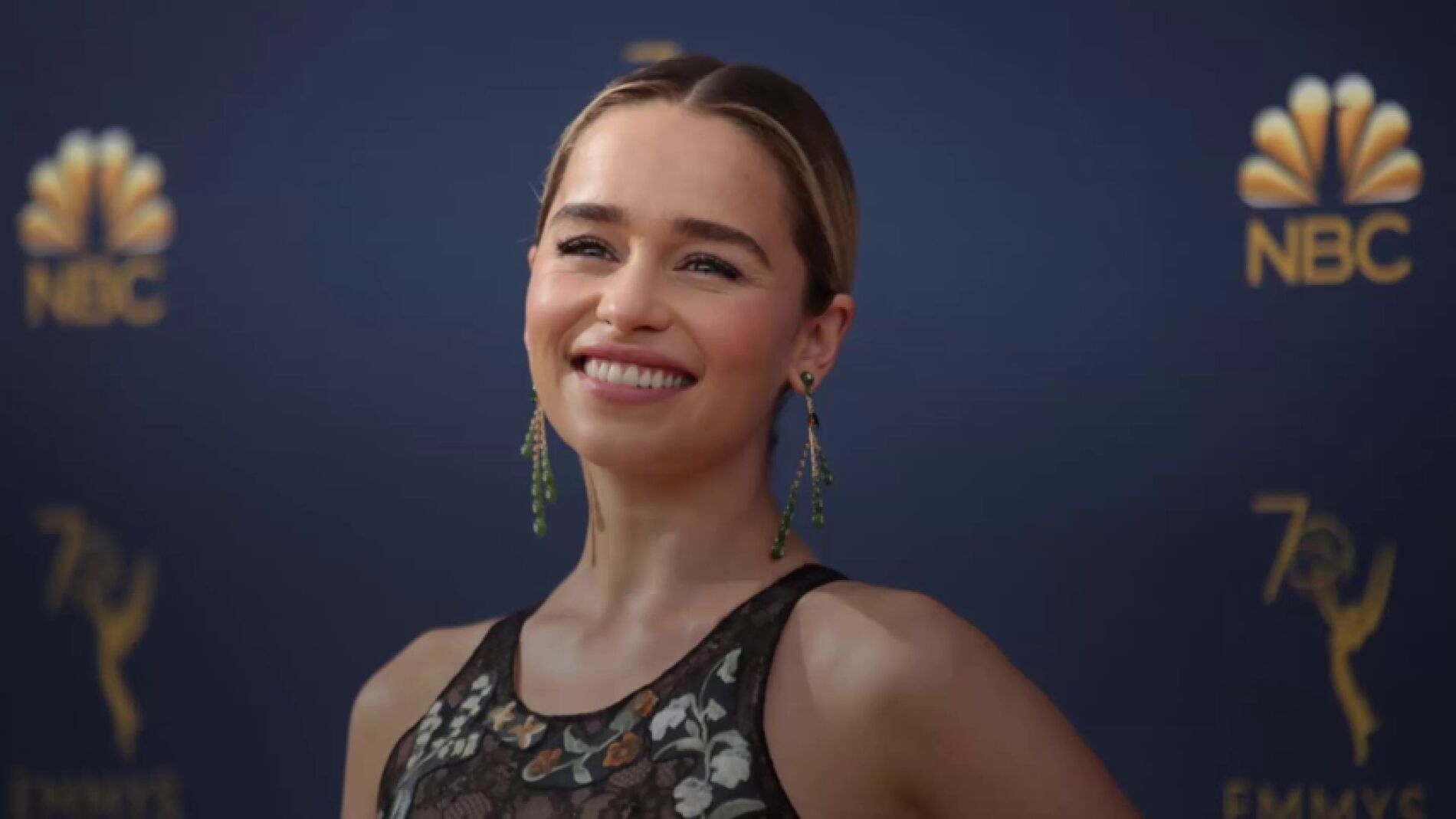Emilia Clarke estrena corte de pelo a lo Gwyneth Paltrow y Brad Pitt
