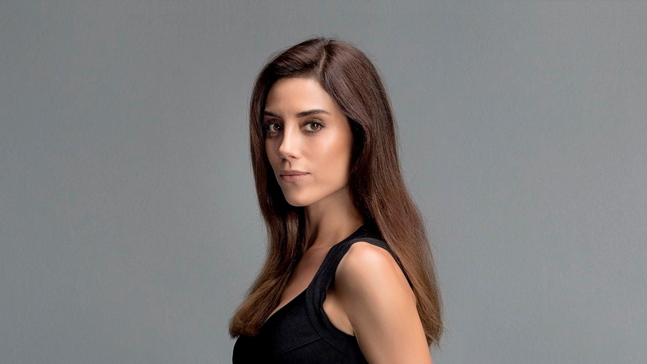 Los fans de la actriz Cansu Dere, muy molestos con ella tras su última ...