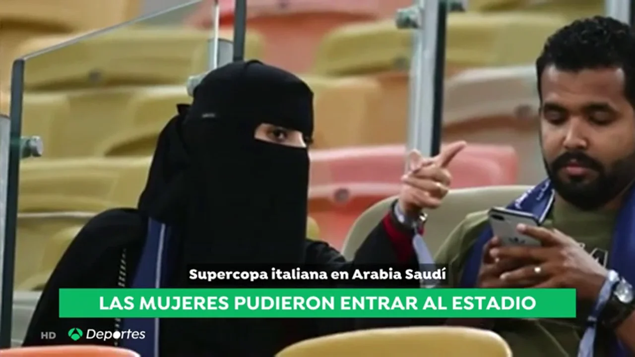 Las Mujeres En El Gallinero Y Siempre Acompañadas De Hombres O Niños