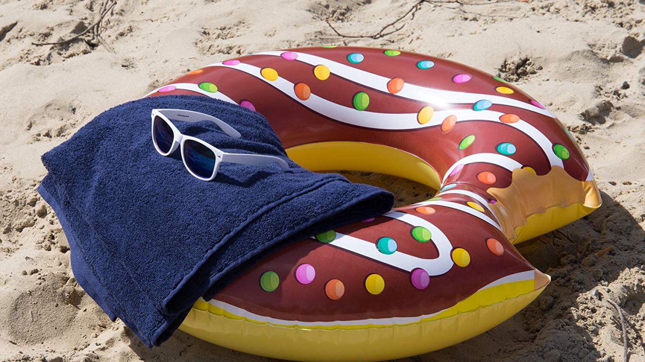 El truco para hinchar los inflables de la playa en pocos minutos