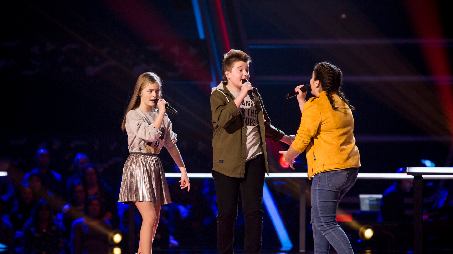 Isabel Marsal, Carmen Ferre y Aiert Alberdi cantan ‘Contamíname’ en las ...