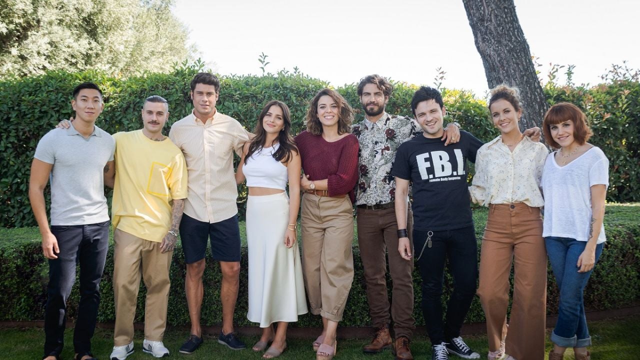 "Oro y plata": La foto de Angy Fernández, Adam Jezierski y Leonor ...