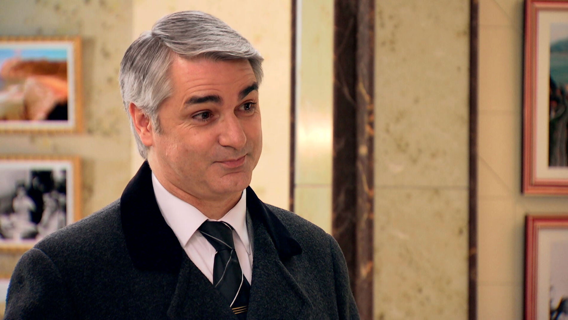 Juan celebra su habilidad para engatusar a Maica