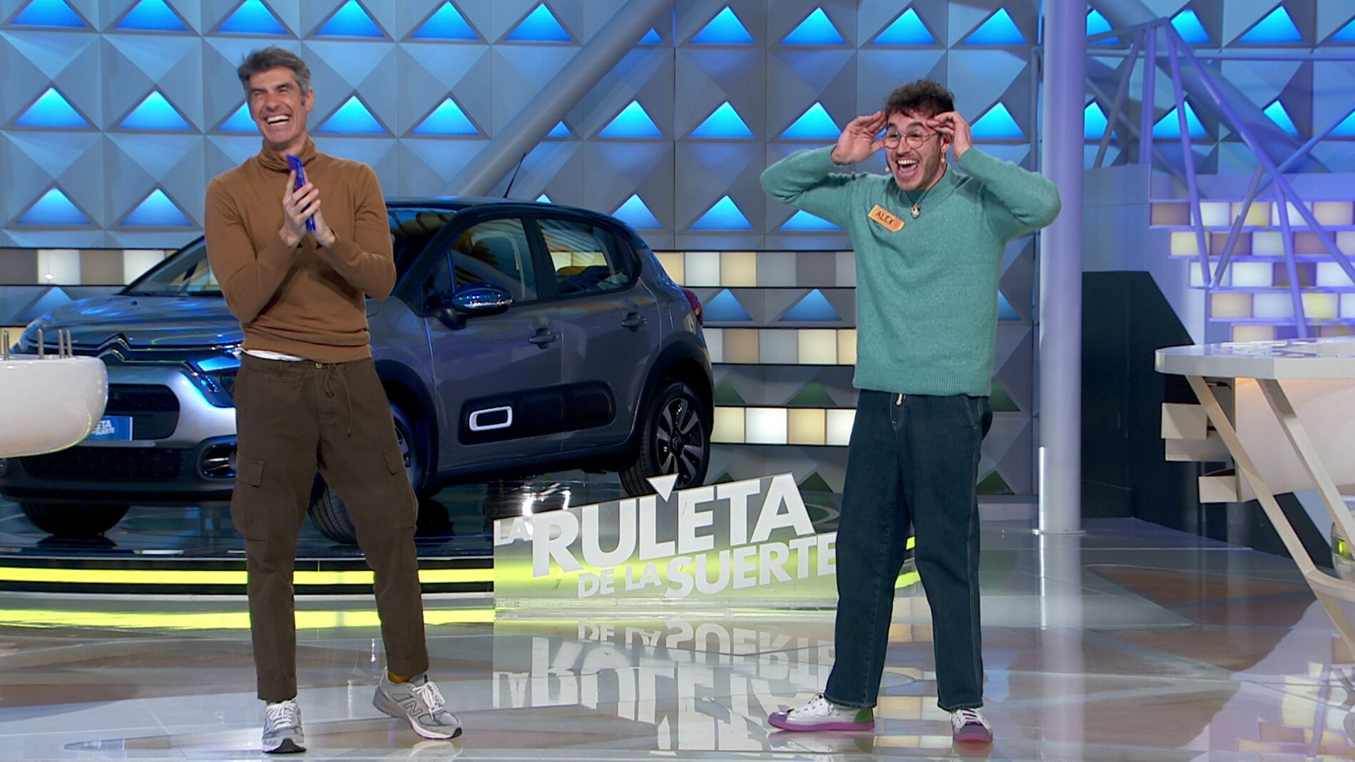 ¡Una final de infarto! Alex, puro éxtasis al acertar los tres sinónimos ...