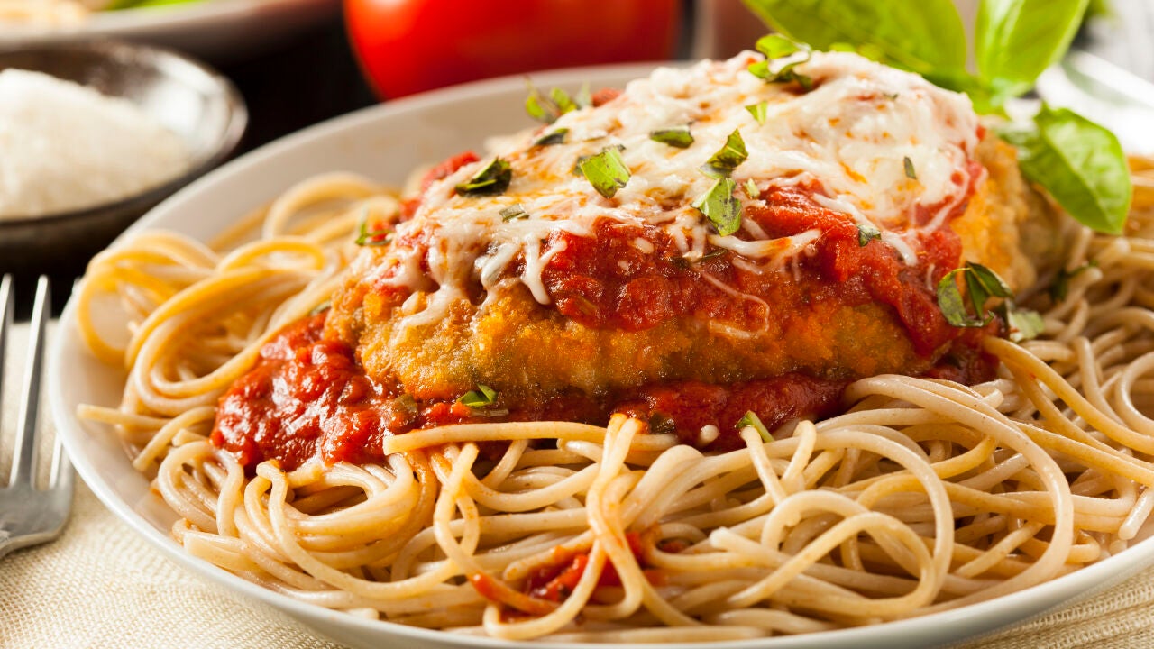 Pollo a la parmesana: una delicia italiana para los amantes del queso
