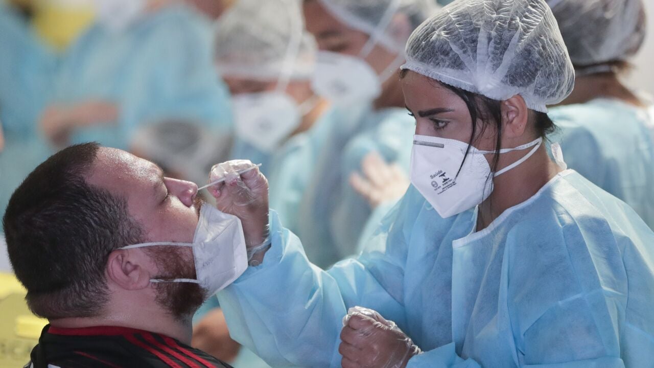 ¿Cuándo se deja de contagiar el COVID-19?