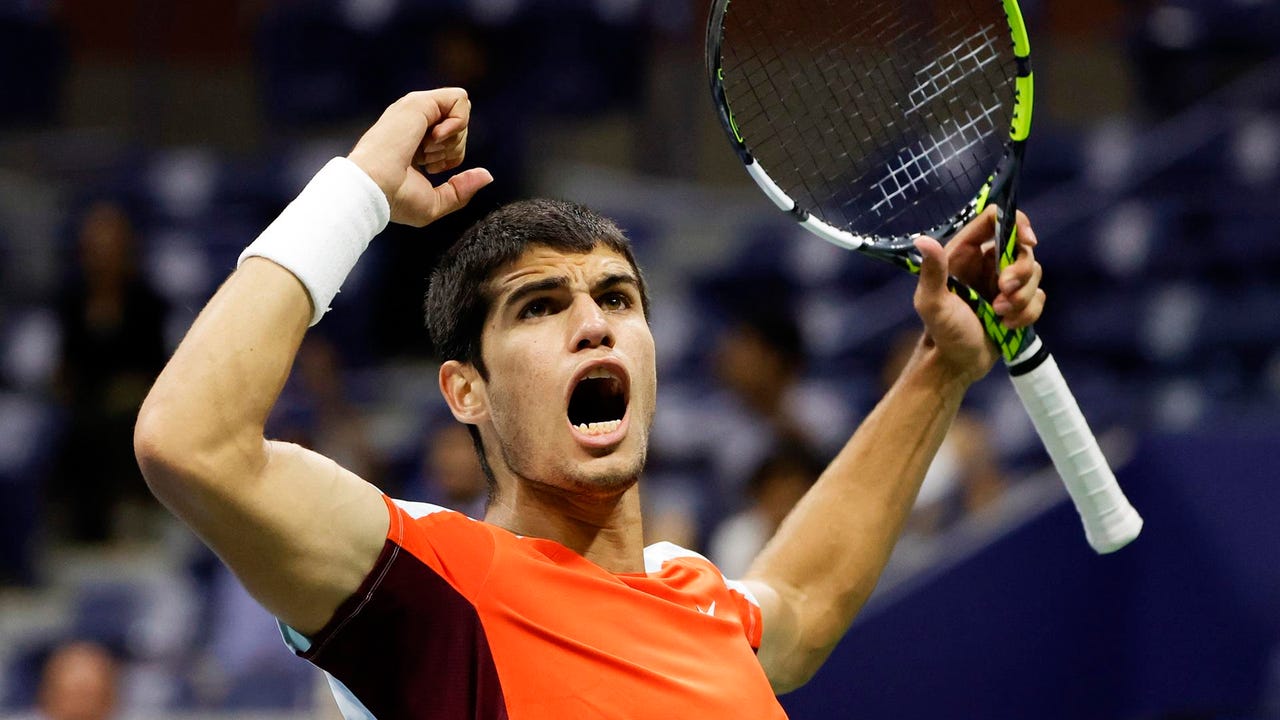 Carlos Alcaraz somete a Cilic en un partido épico y sueña con el número 1 Carlos Alcaraz somete a Cilic en un partido épico y sueña con el número 1