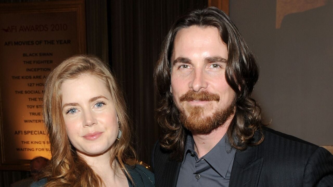 Christian Bale tuvo que mediar entre Amy Adams y un director acusado de ...