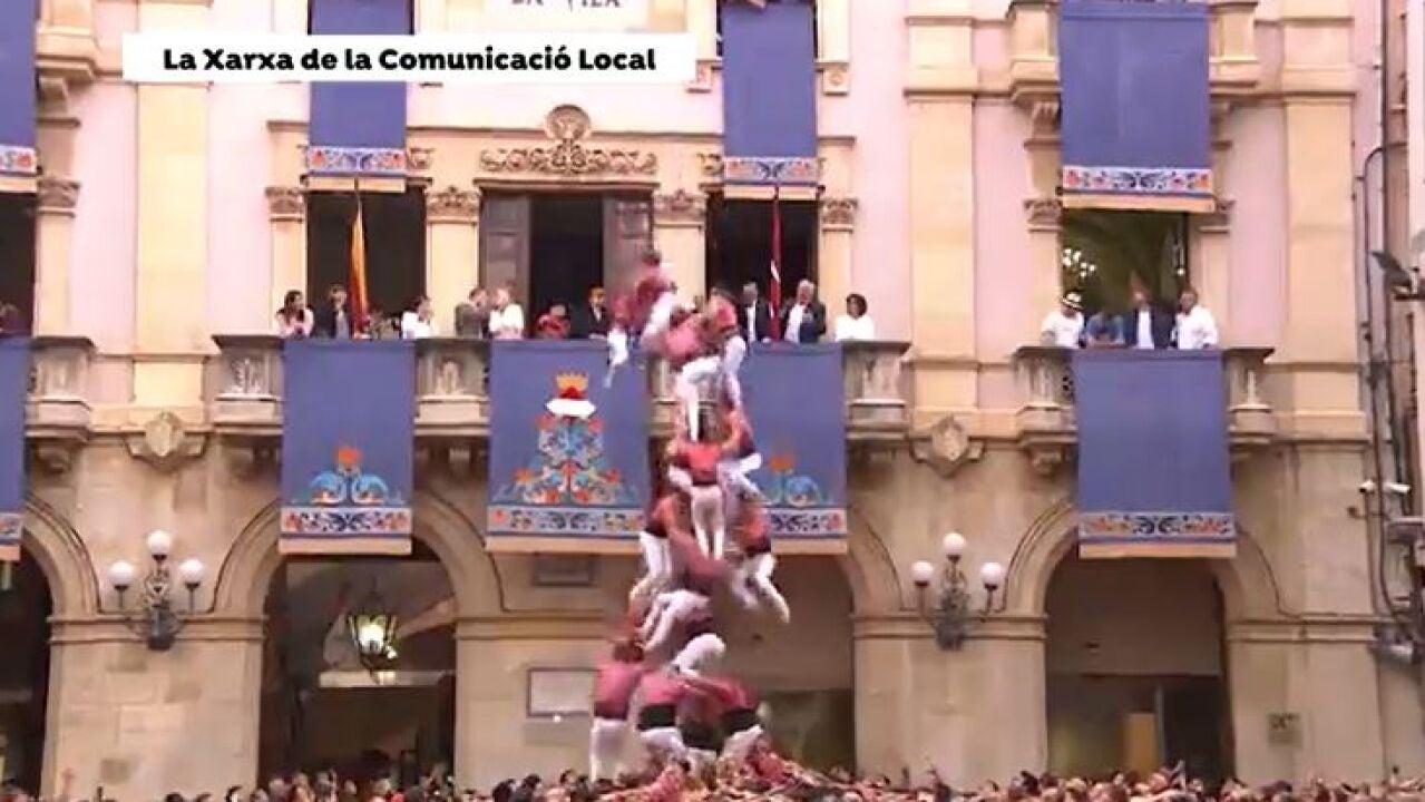 Siete castellers heridos, entre ellos dos menores, durante una ...