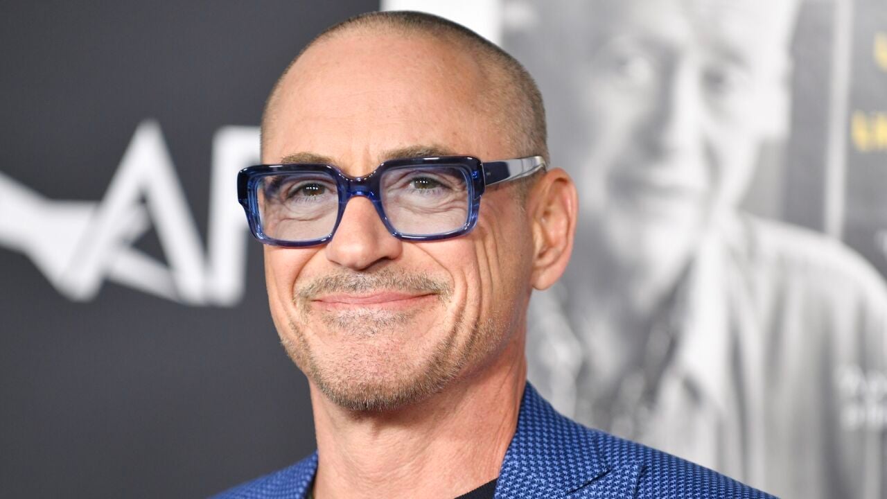 Robert Downey Jr. pasa de sus fotos casi calvo a lucir abdominales y ...