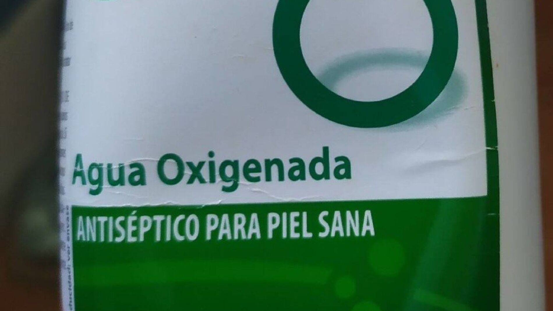 ¿Es recomendable desinfectar heridas con agua oxigenada? Estos son los riesgos