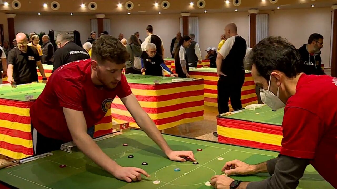 El primer campeón mundial de chapas es español