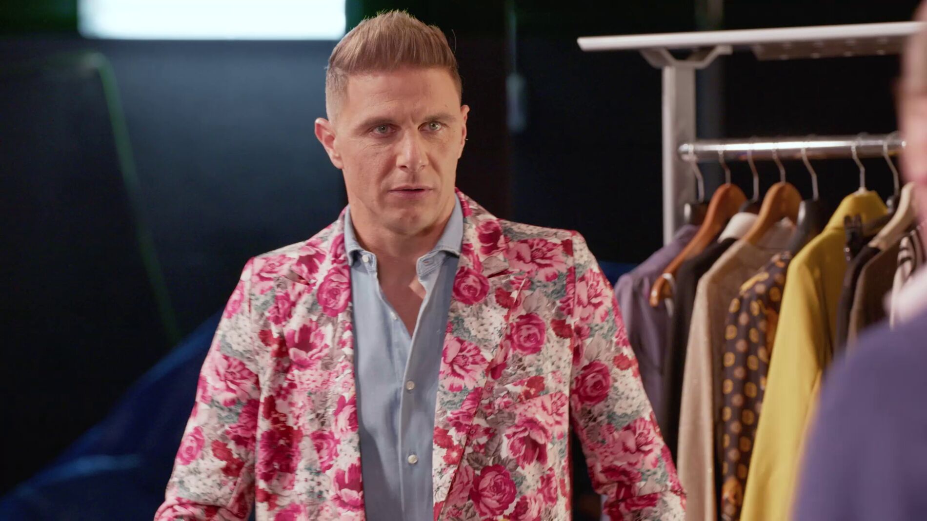 Vídeo inédito: Los Morancos le enseñan a Joaquín los andares de la Pantoja