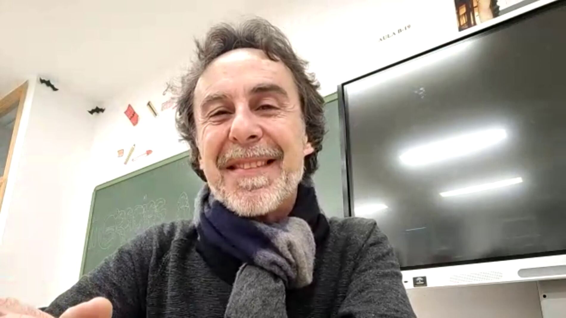 Un profesor lanza esta campaña para conseguir pagar el viaje de fin de ...