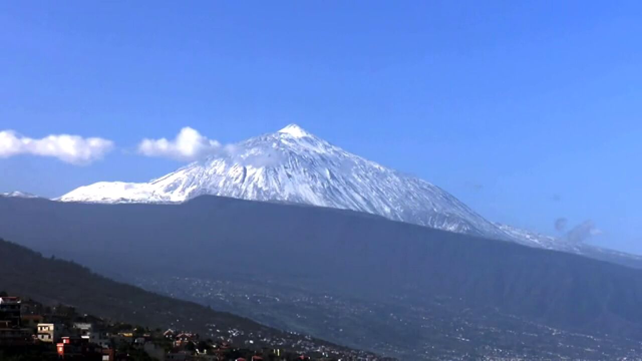La ola de frío cubre de blanco las cumbres de Tenerife y La Palma