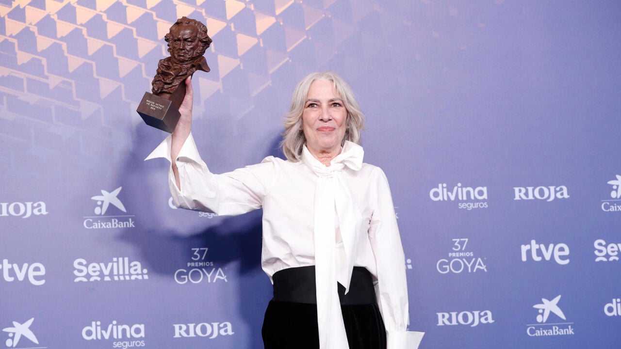 La aparatosa caída de Susi Sánchez tras ganar el Goya a Mejor Actriz de ...