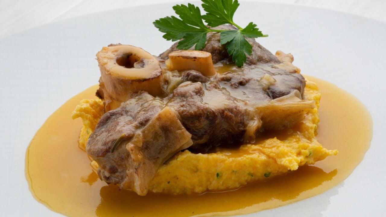 Receta fácil y de origen italiano, de Arguiñano: ossobuco con polenta