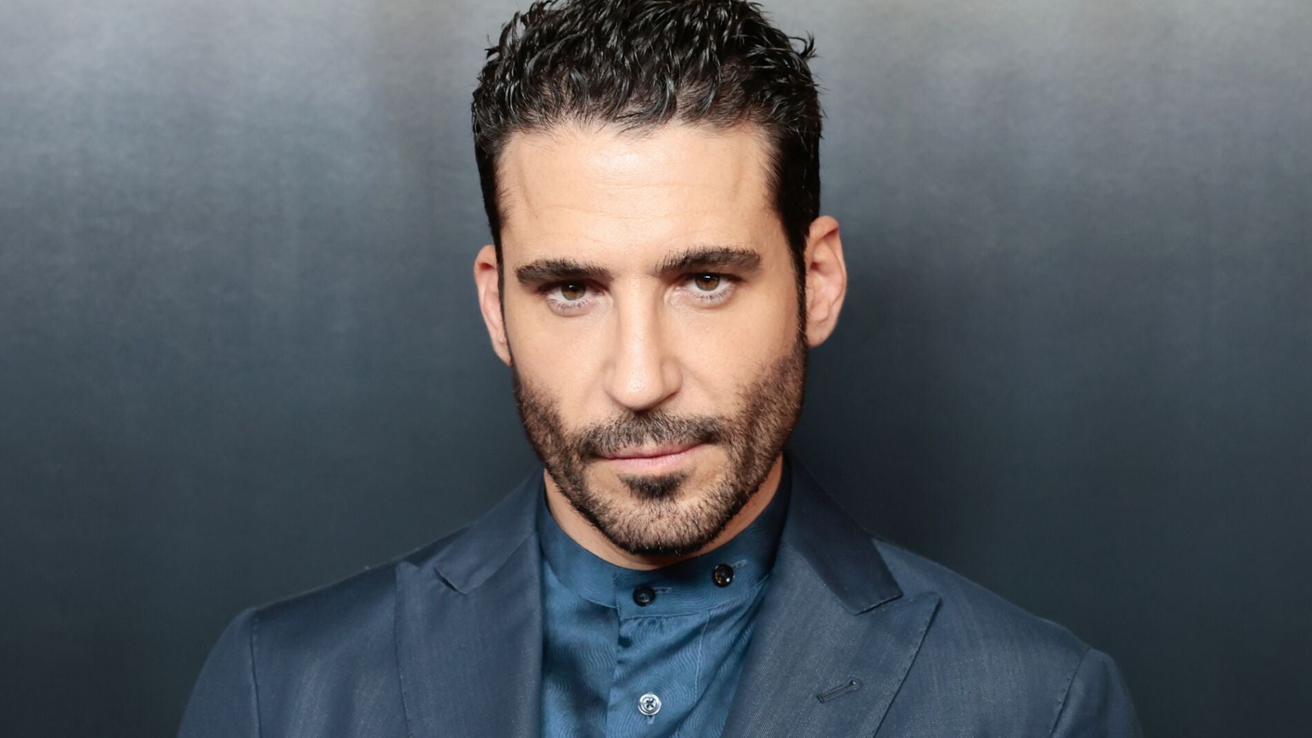 La imagen frontal de Miguel Ángel Silvestre sin ropa donde contemplar ...