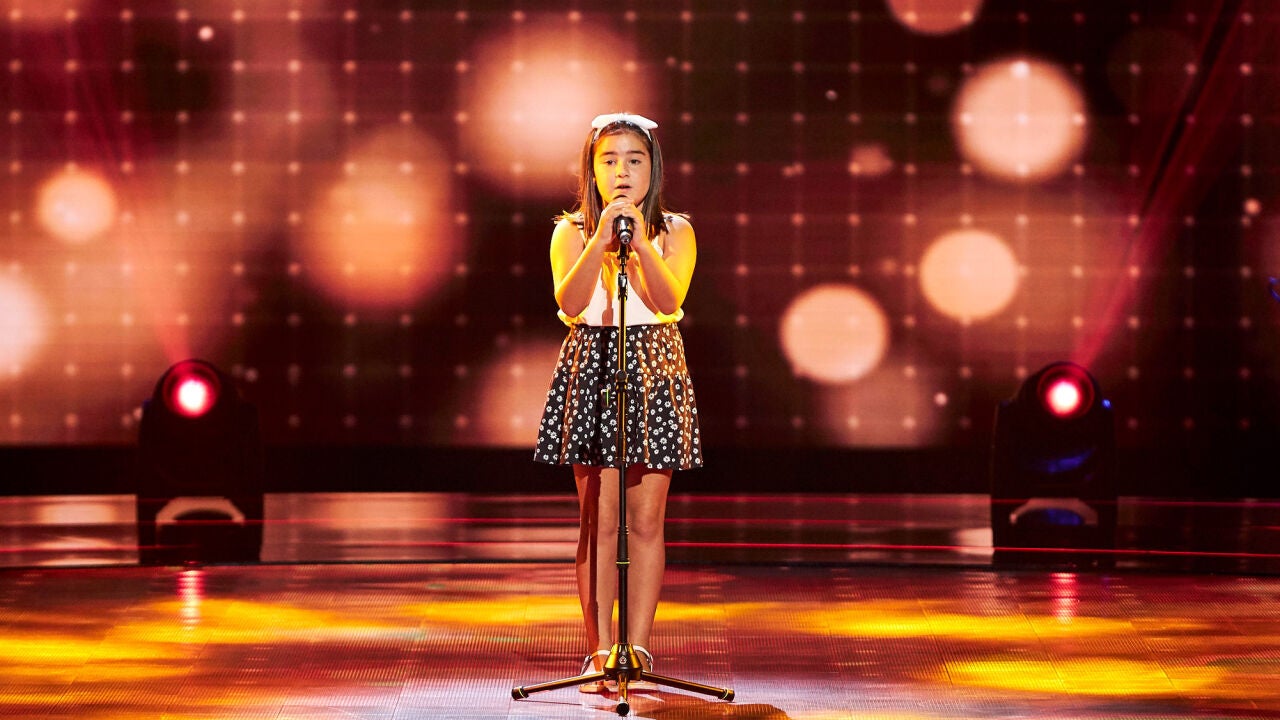 Paula brilla cantando ‘Que canten los niños’ en las Audiciones a ciegas ...