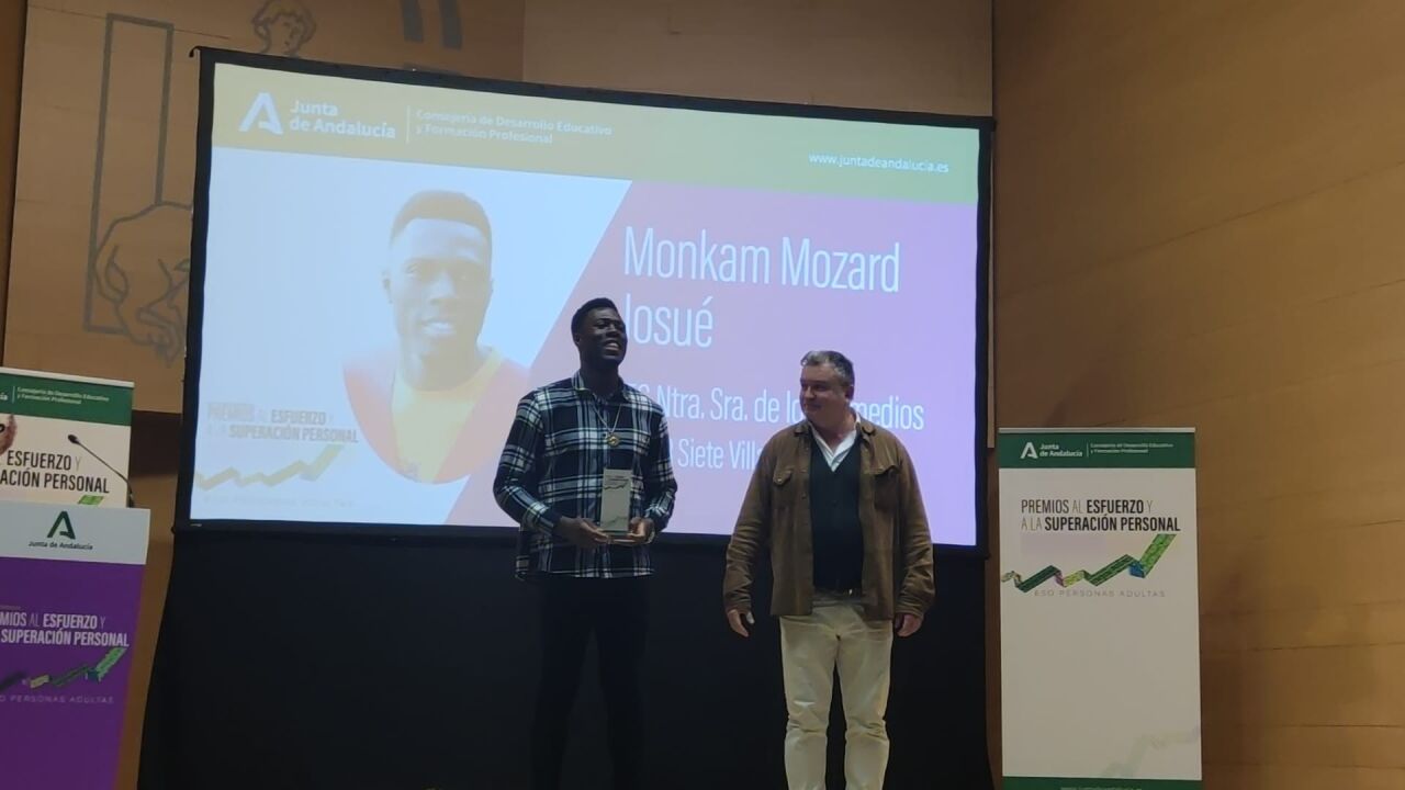 De Camerún a Cádiz en patera: la historia de superación de Monkam, un ...