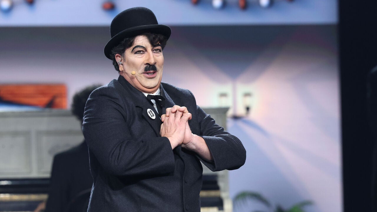 El genial homenaje de Agustín Jiménez a Charles Chaplin con ‘Nonsense song’