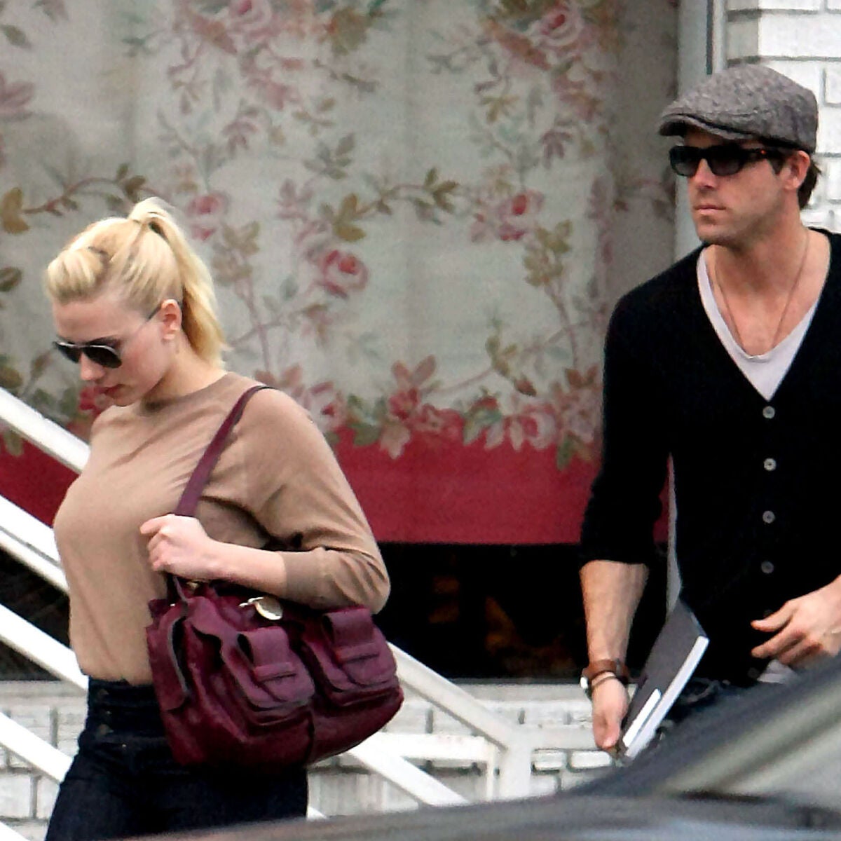 Scarlett Johansson Y Ryan Reynolds Se Besan Scarlett Johansson Ties
