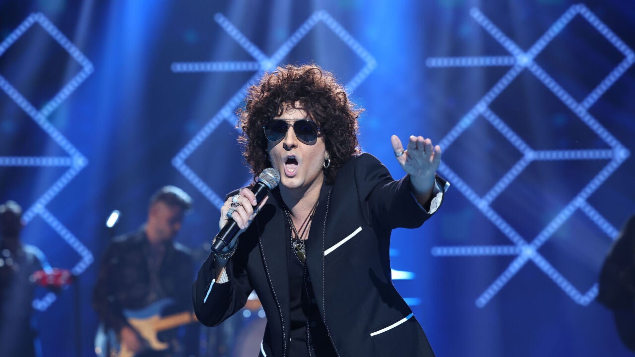 La alucinante actuación de Josie como Bunbury cantando a ‘Lady blue’
