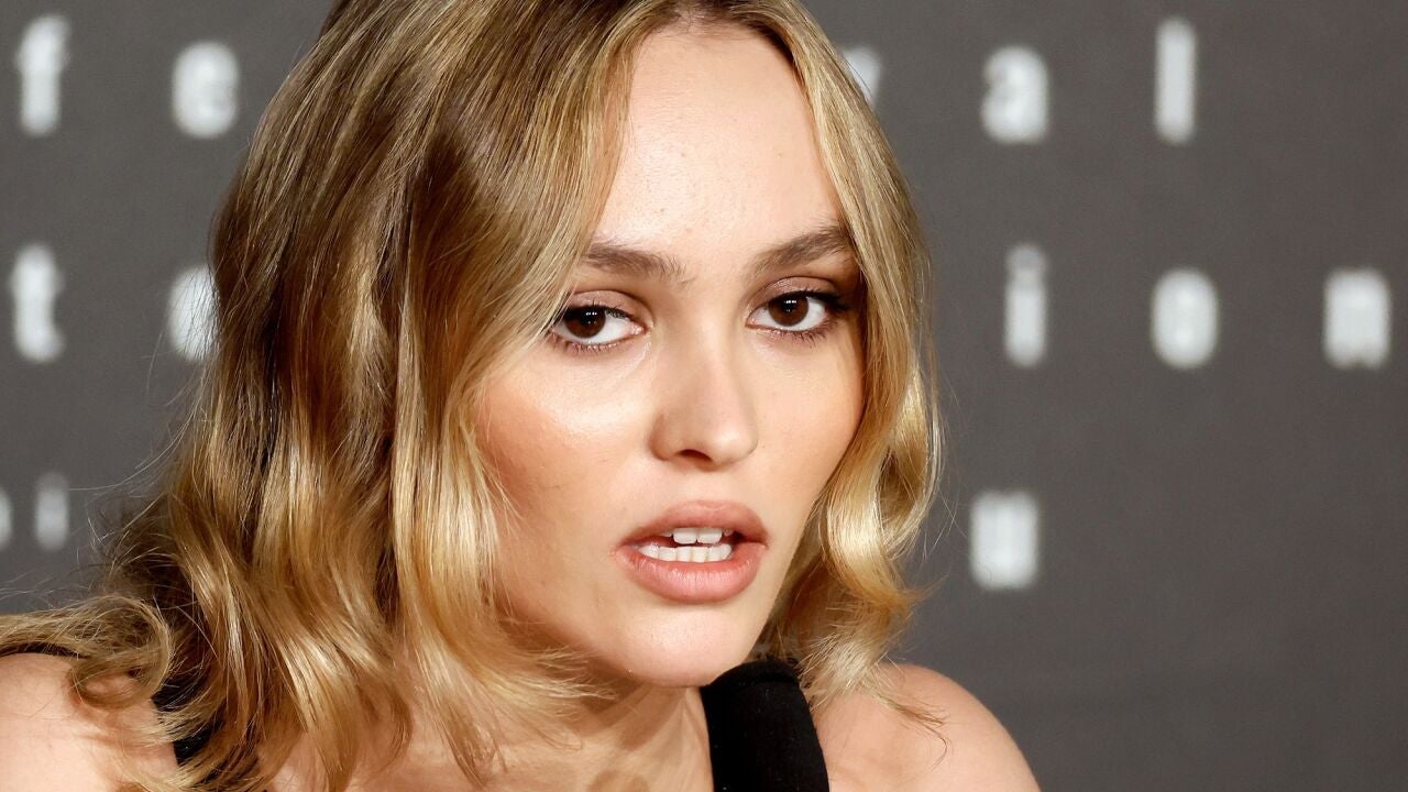 Lily-Rose Depp habla, por fin, de su padre Johnny Depp tras la ovación ...
