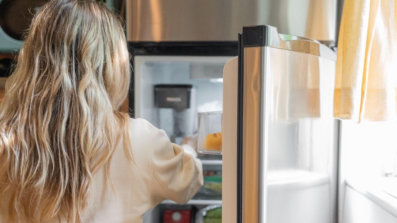 Amazon tiene la solución definitiva para guardar latas en la nevera