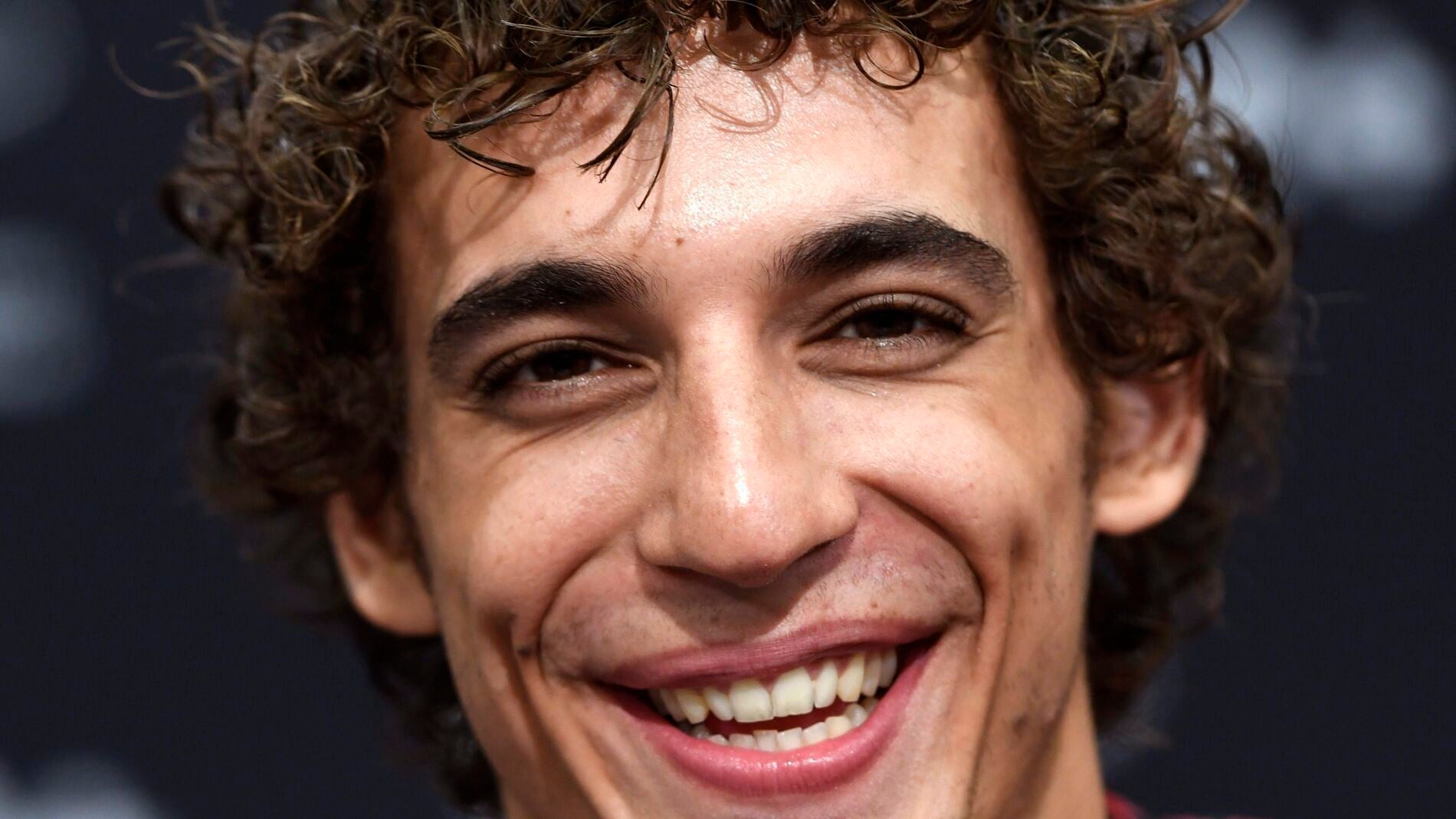 Miguel Herrán anuncia que espera su primer hijo con su novia Celia, la ...