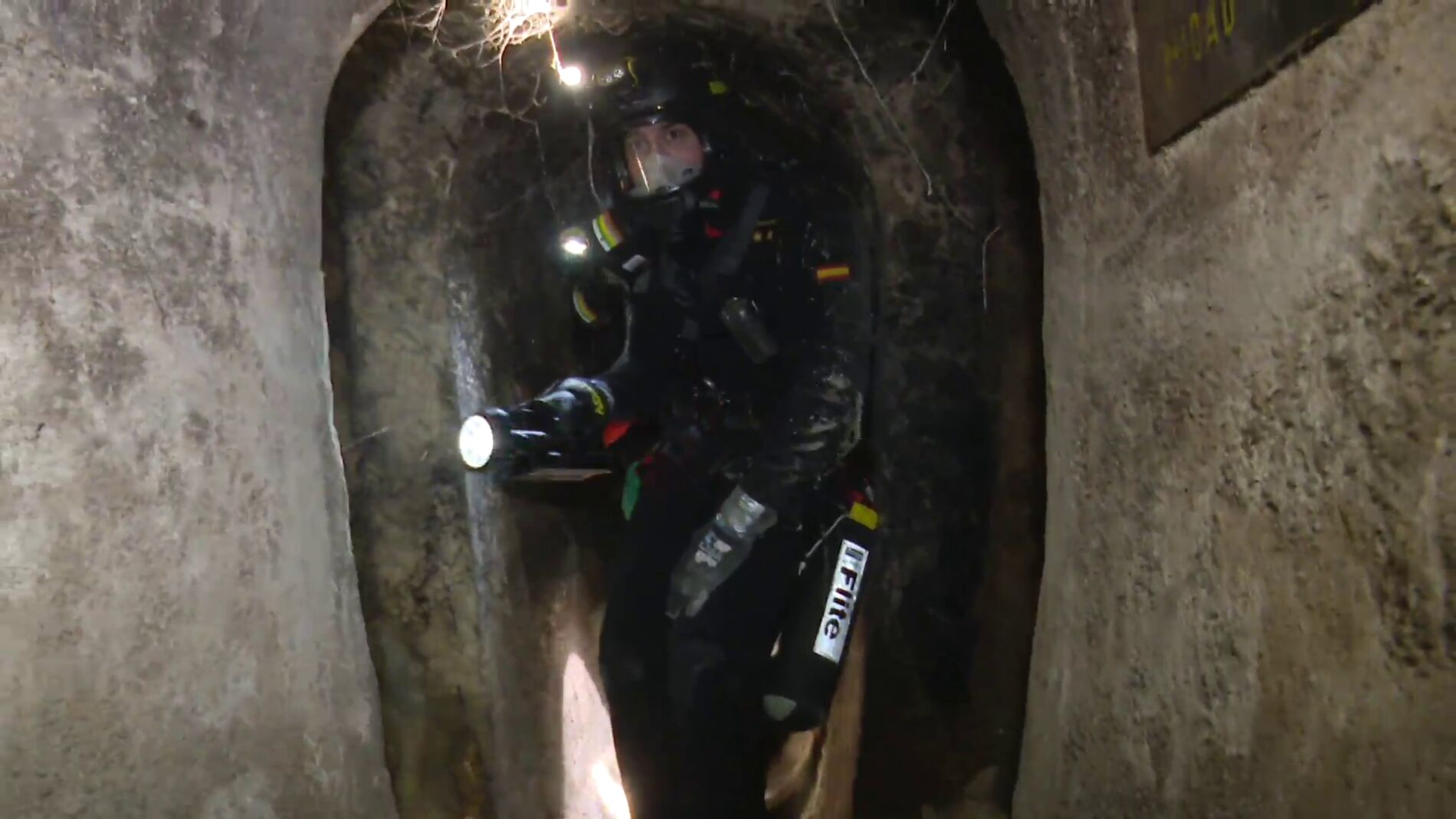 El trabajo de la Guardia Civil en el subsuelo para garantizar la ...