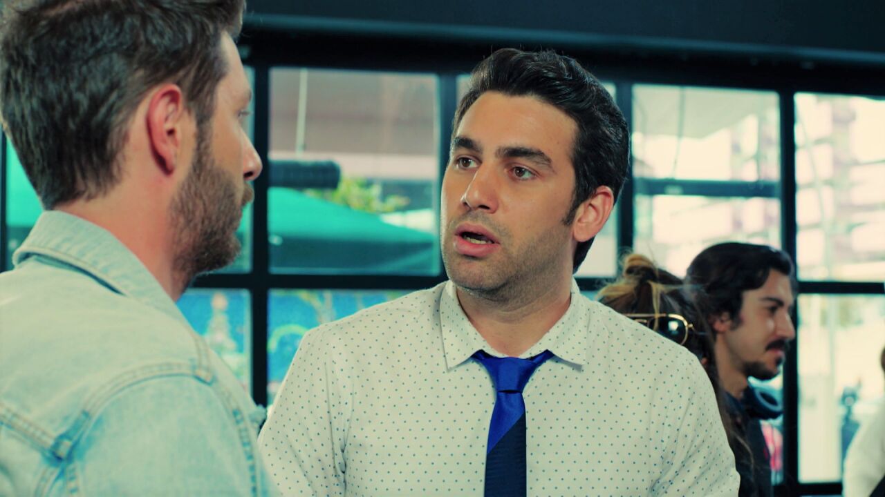 Emir descubre que Caner está saliendo con Zehra: “Me voy a desmayar”