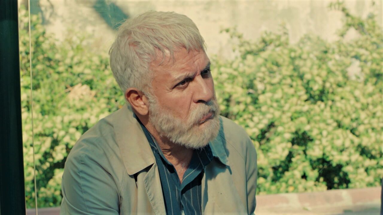 En un futuro no muy lejano… ¡Halit se convierte en indigente y Yildiz ...