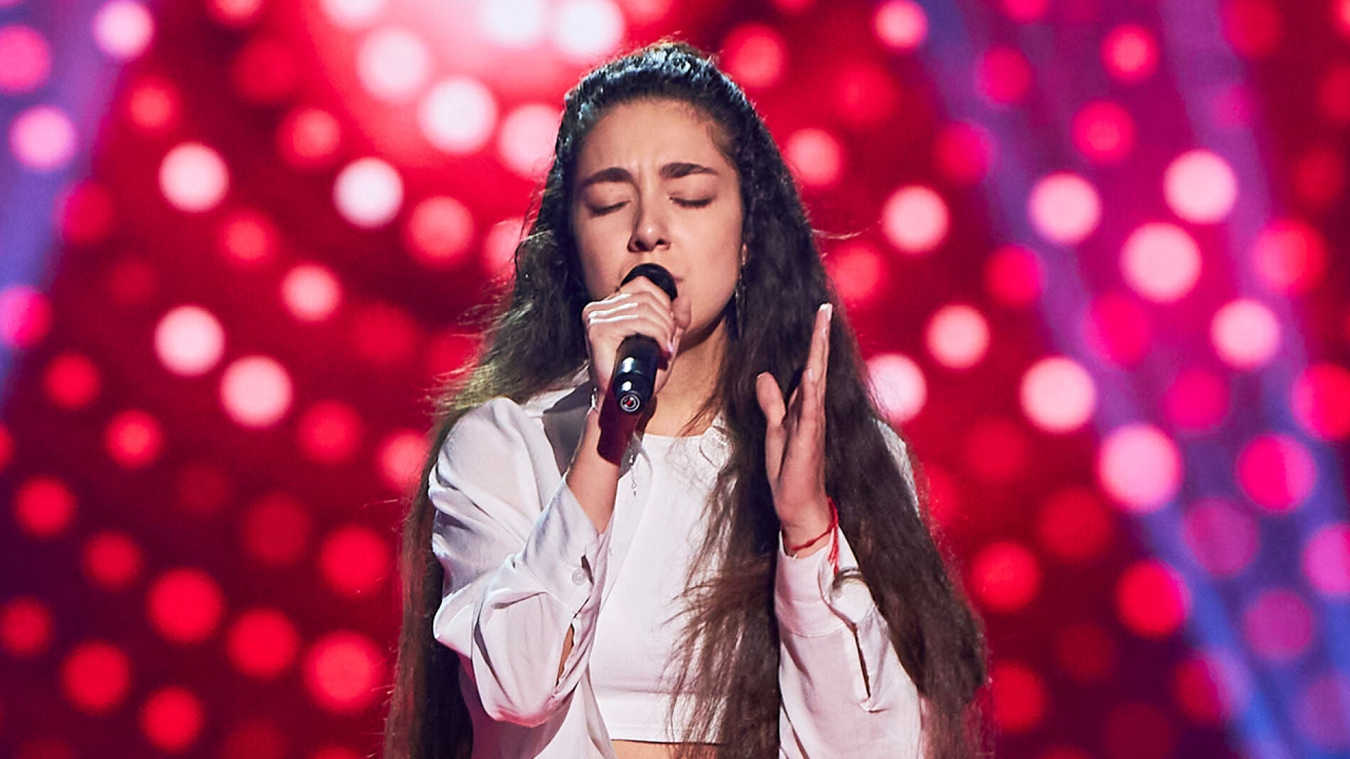 El sentimiento de Nereida cantando El trato provoca el primer bloqueo ...