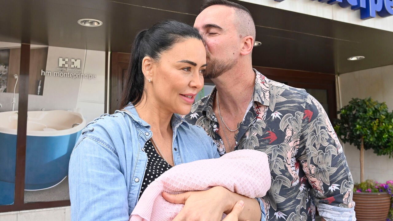 Vania Millán sale del hospital con su hija en brazos y habla de su ...