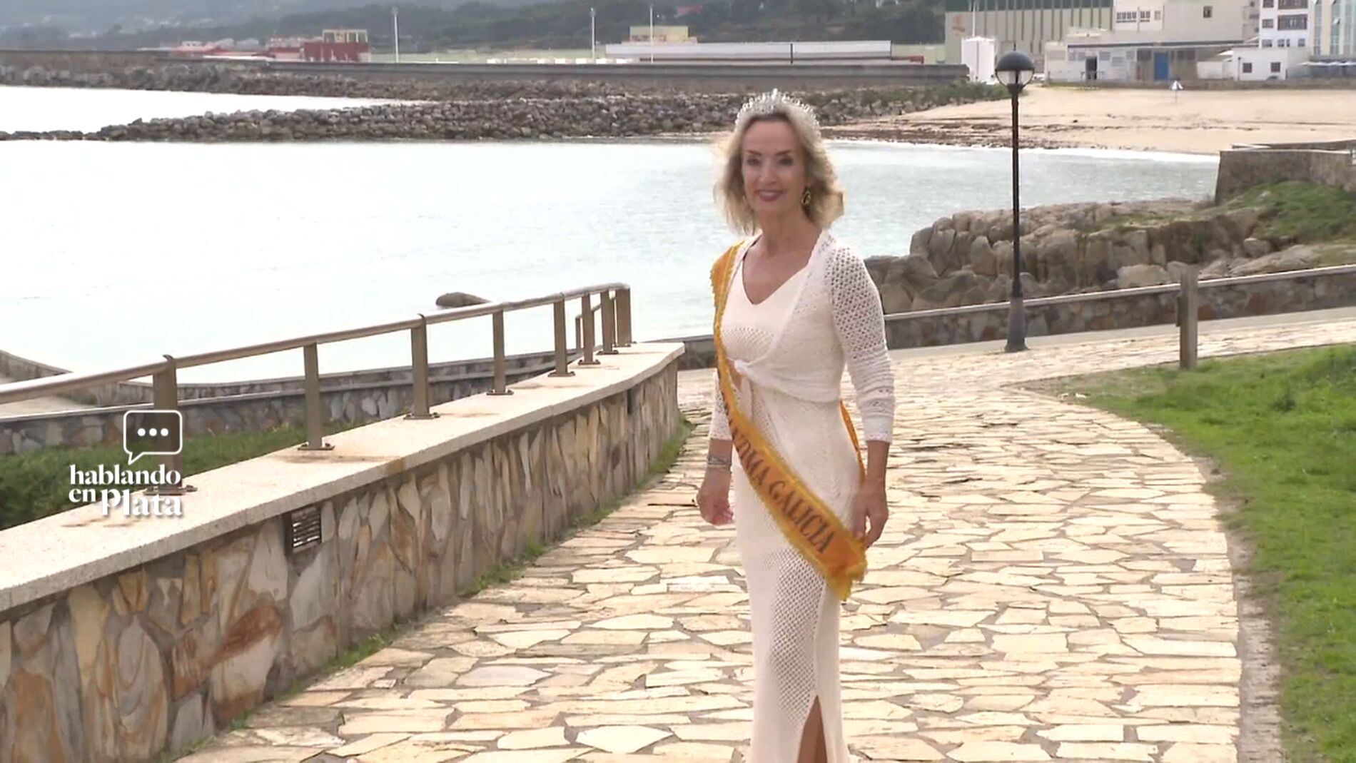 Luz López Arnau, coronada a sus 71 años como la abuela más guapa de Galicia