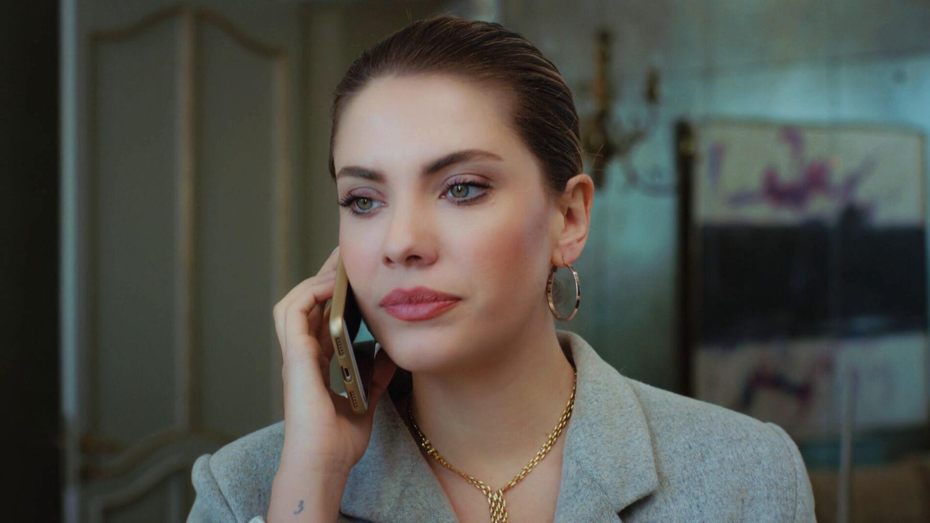 Yildiz descubre que Halit y Leyla se ven a escondidas pero ambos lo ...