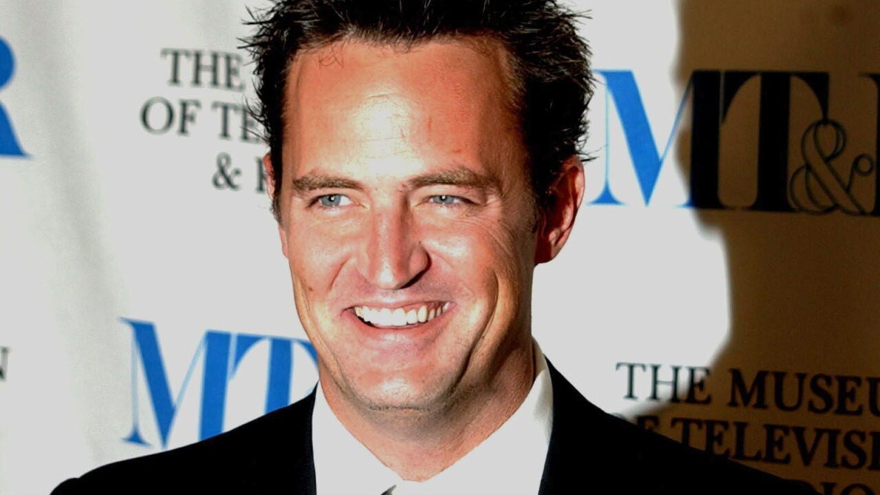 Una exnovia de Matthew Perry revela nuevos detalles sobre la adicción a ...