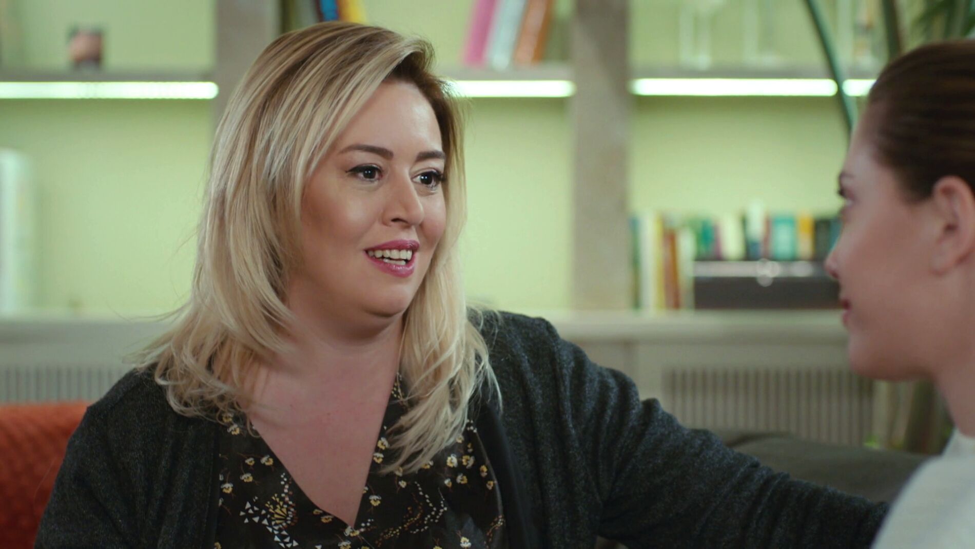 Halit descubre que ha perdido todo su dinero… ¡y se desploma en mitad de su despacho!