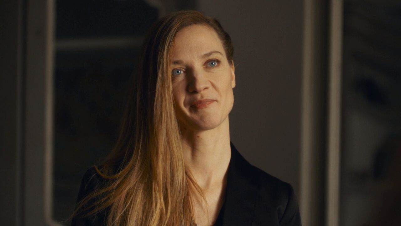 Odile Vuillemin es Camille en Serial Lover, una mujer en busca de justicia