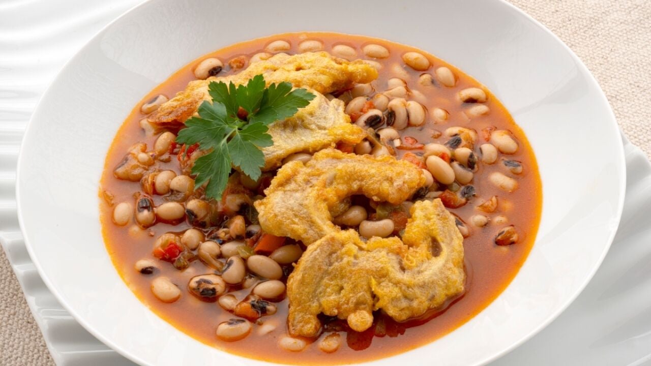 Karlos Arguiñano: receta de alubias carillas con oreja frita