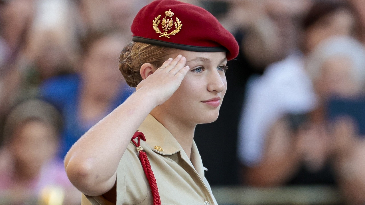 El Director General De La Academia Militar De Zaragoza Orgulloso De
