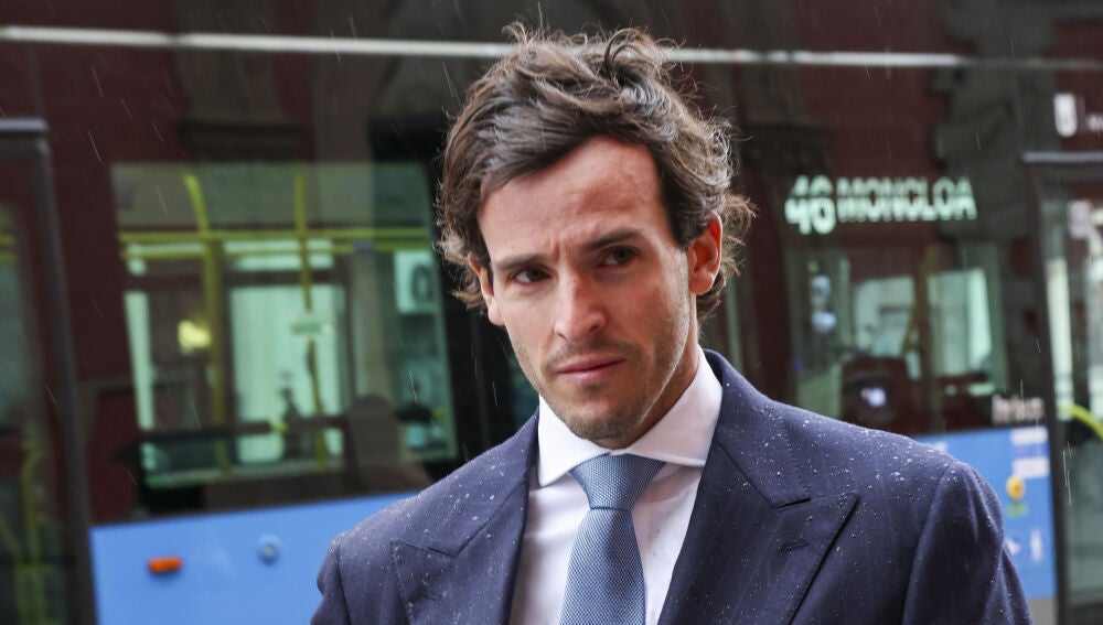 Tamara Falcó acude a su primera boda del año con un vestido de su ...